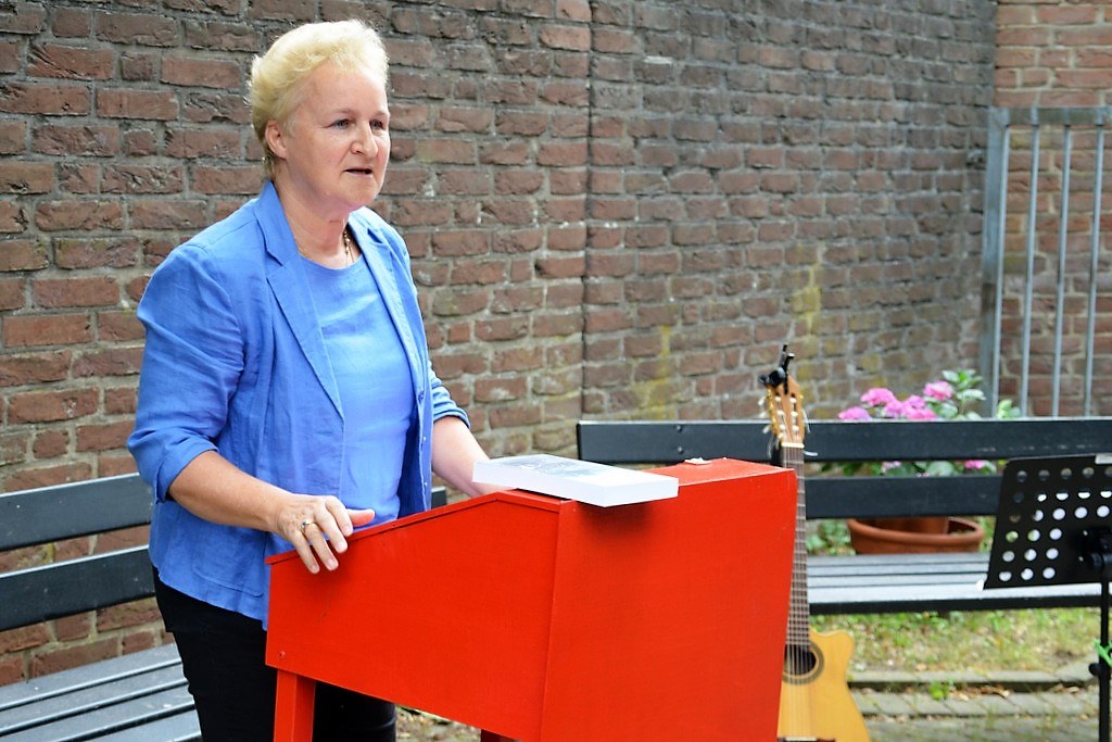 Bio – ANNETTE OPPENLANDER