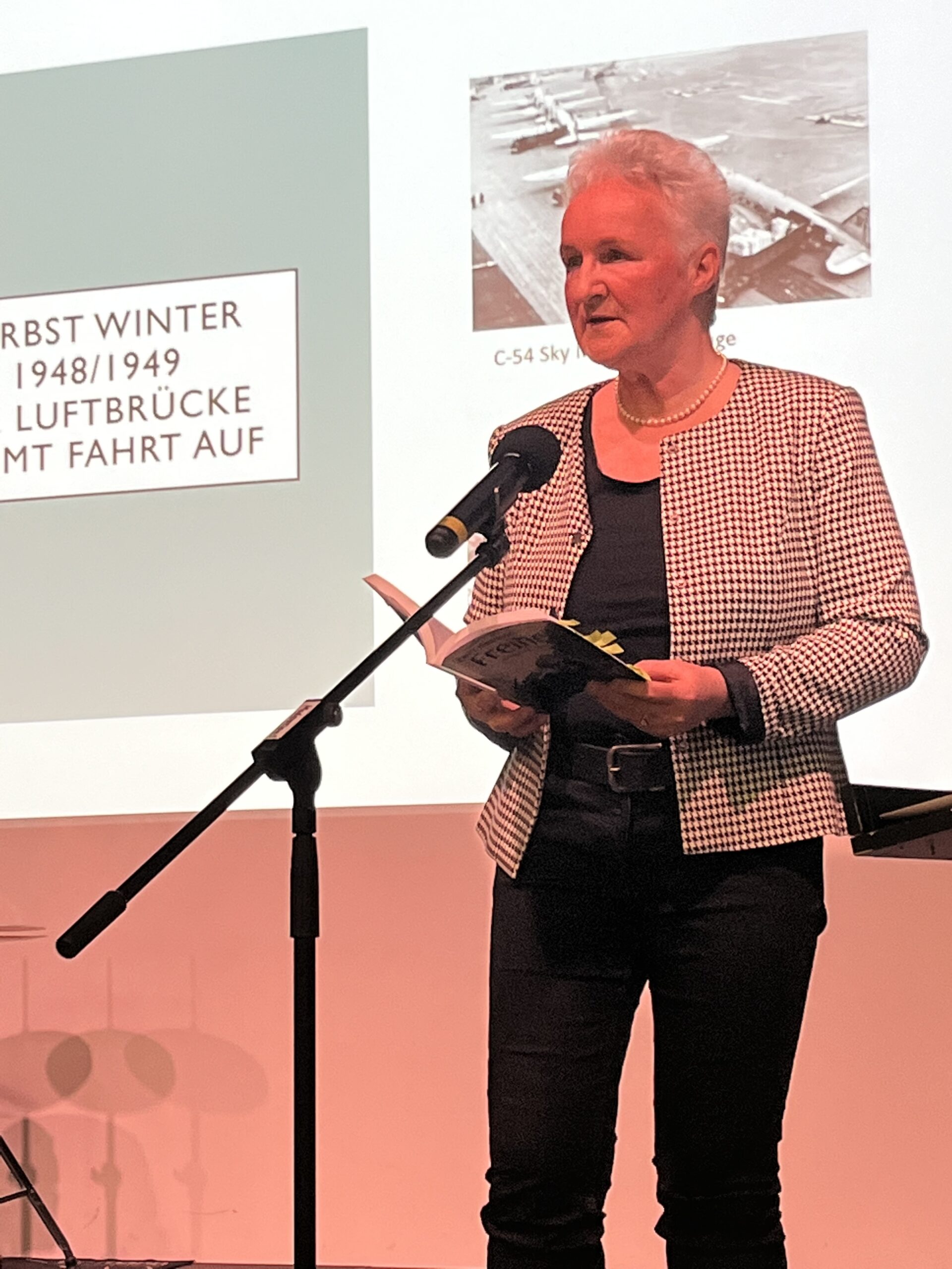 ANNETTE OPPENLANDER – Historical Journeys